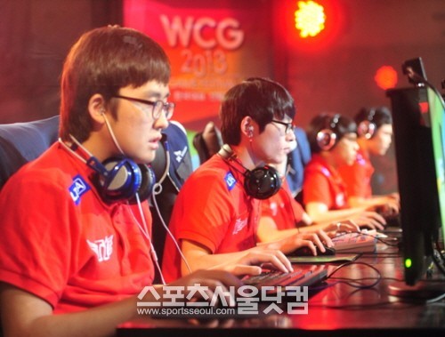 [WCG]SKT T1, 4강 진출 확정…'피글렛' 베인 쿼드라킬! - 경제 | 기사 - 더팩트