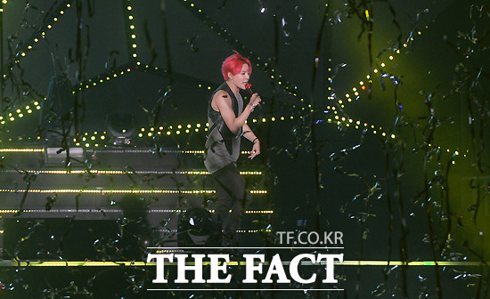 [TF사진관] '완전체' JYJ, 3년 간의 공백 깨고 팬들과 호흡! - 포토 > 기사 - 더팩트