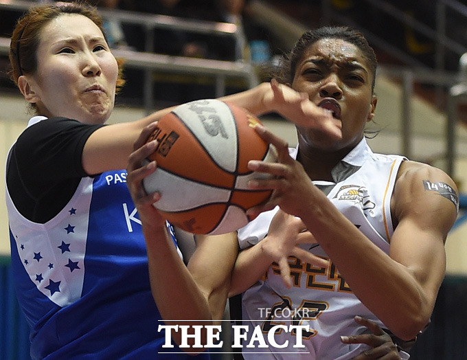 [TF포토] 허기쁨 '방심하지마' - 포토 | 기사 - 더팩트