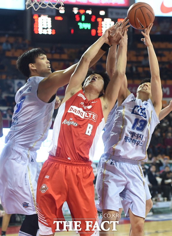 [TF포토] '내 볼이야' - 포토 | 기사 - 더팩트