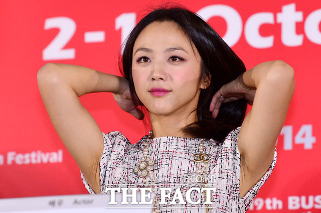 탕웨이 겨드랑이 제모했어요 연예 기사 더팩트