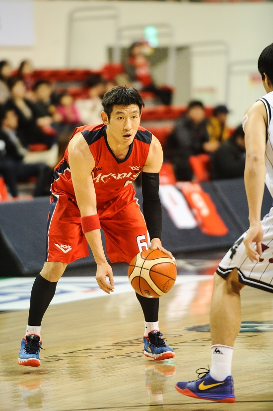 '토종의 힘' 양동근, 맥키네스 제치고 KBL 3R MVP 선정 - 스포츠종합 | 기사 - 더팩트