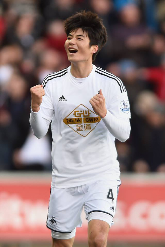 [EPL 18R] '기성용 결승골' 스완지, WBA 꺾고 8G 만에 승리 - 축구 | 기사 - 더팩트