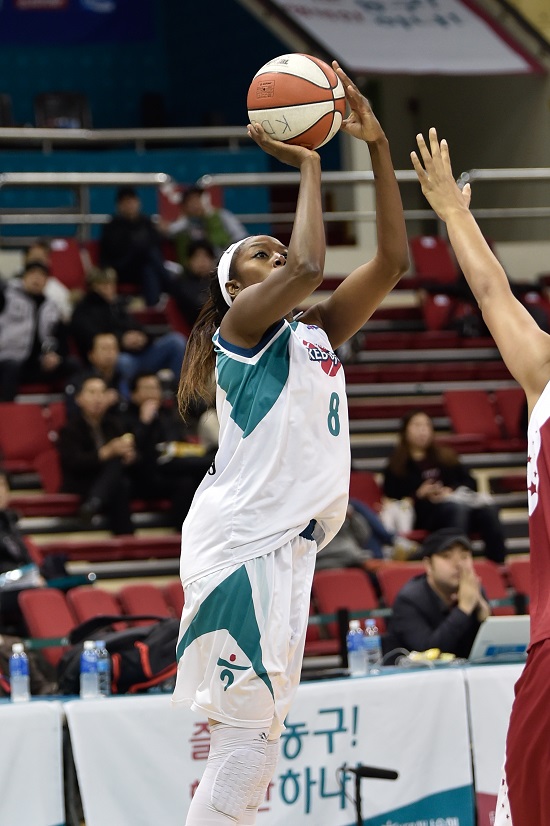 [WKBL] '모스비 24점' 하나은행, KDB생명 꺾고 첫 6연승 - 스포츠종합 | 기사 - 더팩트