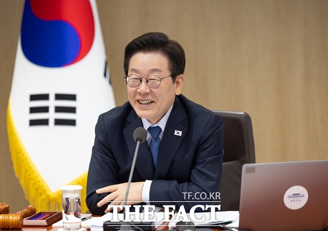 [2025 APEC-①] 얻을 것 많은 '잔치'…한미 회담에 시진핑·다카이치 첫 대면도 - 정치 | 기사 - 더팩트