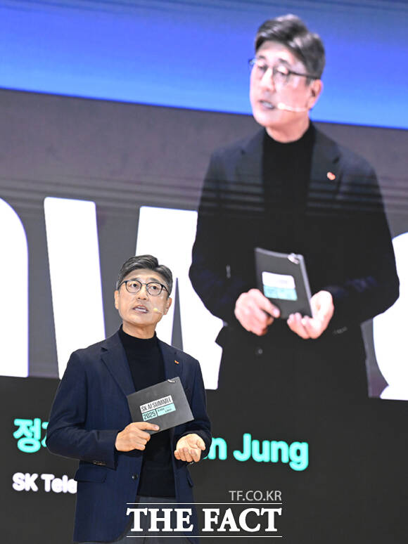 정재헌 SKT 신임 CEO "아시아 최대 AI 허브로 만들 것" [TF사진관] - 포토 | 기사 - 더팩트